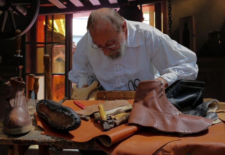 16 Types of Fiber and Textile Crafts | Crafts Glossary